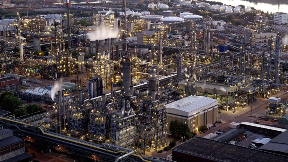 BASF begins installation of industrial heat pump to deliver net-zero ...