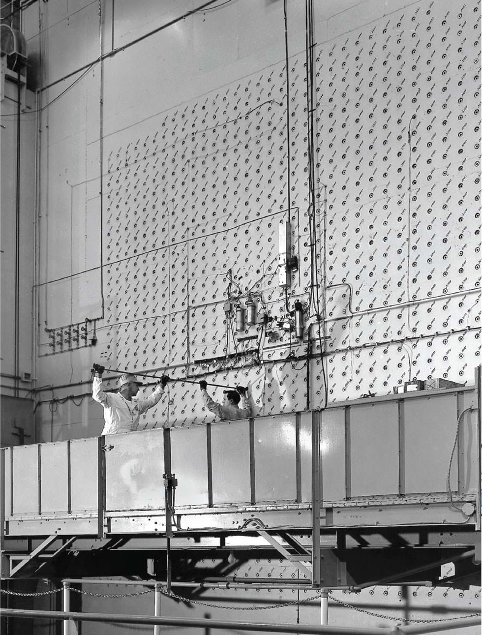 History of Nuclear Engineering Part 2: Building the Bomb - Features ...