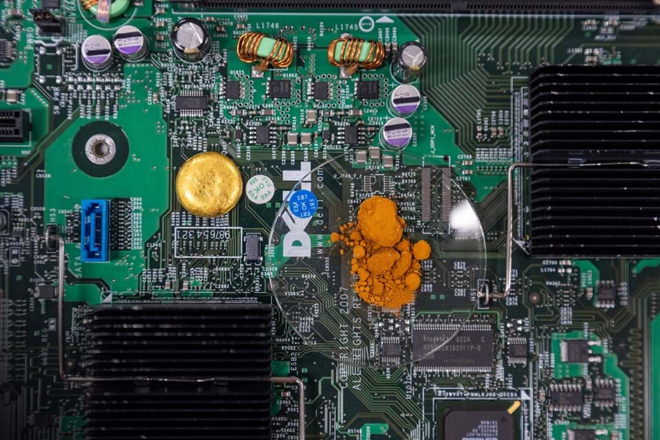 Gold from Gadgets - Features - The Chemical Engineer